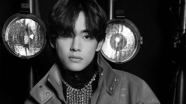 តារាចម្រៀង លោក V សមាជិក BTS បានសុំទោស ARMY និងប្រព័ន្ធផ្សព្វផ្សាយ - TNAOT