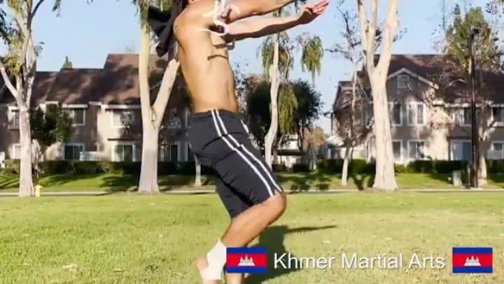 ក្បាច់គុណបុរាណខ្មែរ - TNAOT