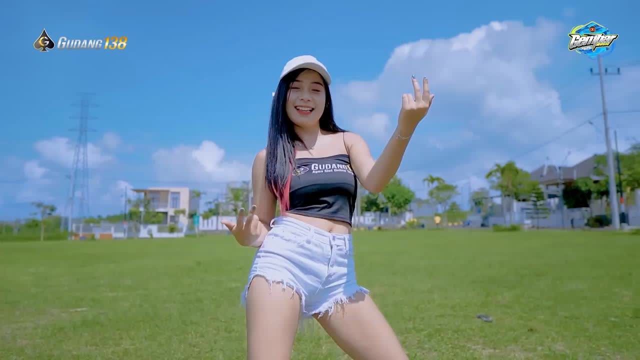 មកទៀតហើយ ស្រីស្អាតបញ្ចេញក្បាច់ថ្មី - TNAOT