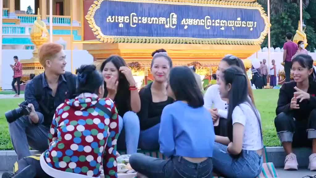 ថតរូបអូនៗ រួចសុំធ្វើសង្សា Tnaot