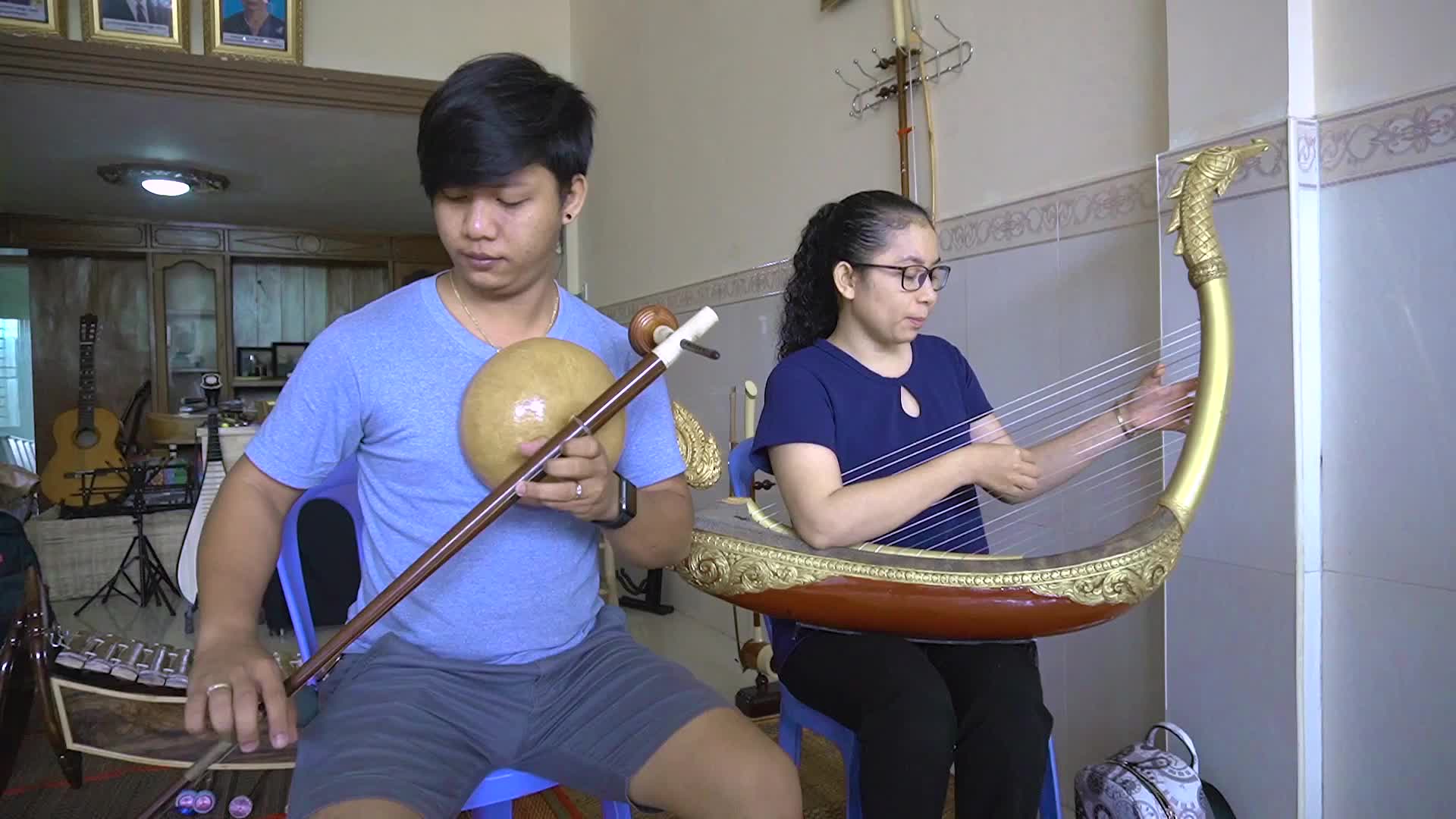 ស្រីបុកស្រូវ - ខ្សែមួយ និង ពិណ - TNAOT