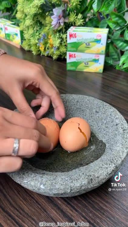 HASHA😂😂 - TNAOT