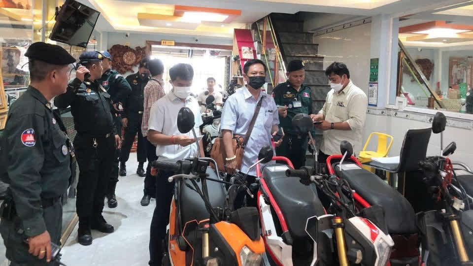 金边警方打击非法典当业务，缴获超1000辆摩托车！ - TNAOT