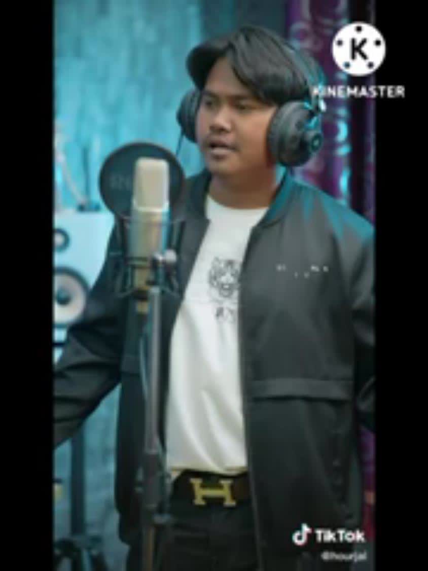 តោះមកស្ដាប់គាត់ច្រៀងស្រណោះខែភ្ជុំពិរោះណាស់ - TNAOT