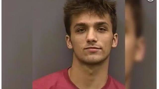 无家可归五口之家在车内睡觉，美国男子突然开枪乱射 - 柬埔寨头条