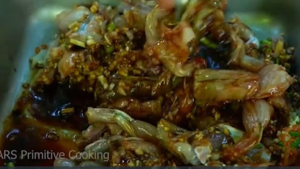 ឆាក្តៅកង្កែប តាមបែប ARS Primitive cooking - Braised Frogs Ginger ...