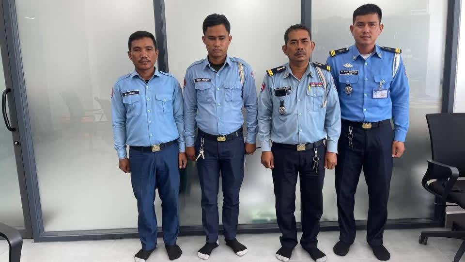 មន្ត្រីចរាចរណ៍ប្រព្រឹត្តខុស នៅគោលដៅស្តុបទន្លេបាសាក់ ត្រូវដកសក្តិនិងបញ្ឈរជើង៣ខែ - TNAOT