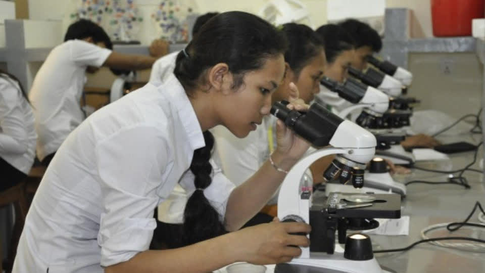 ADB អនុម័ត កម្ចី ៧០ លាន ដុល្លារ ដល់ កម្ពុជា សម្រាប់ កំណែទម្រង់ វិស័យ អប់រំ - TNAOT