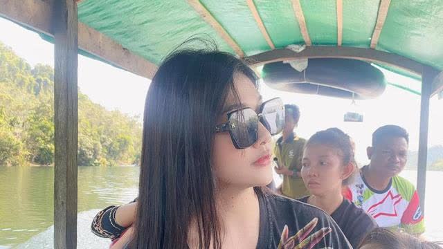 ទម្លាយមូលហេតុ តារាសម្តែង សាន សុម៉ាលី សម្រេចយកបុ្រស ក្មេងជាដៃគូ - TNAOT