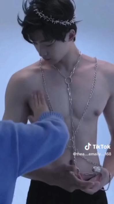 wow so hot 🤩🤩 handsome - TNAOT