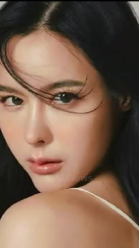 ក្តៅៗ នេះជាលើកទី១ហើយ ដែលតារាស្រី Ice Preechaya ទម្លាយមុខមាត់គូស្នេហ៍ជាសាធារណៈបែបនេះ, Stand Up ...