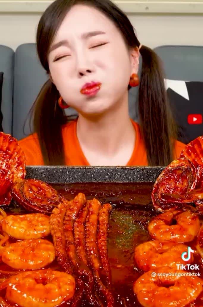 ញុំាអាហារសមុទ្រទំនងខ្លាំងៗ - TNAOT