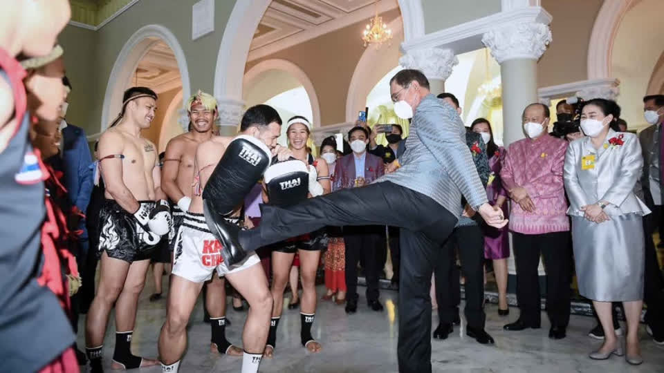 នាយករដ្ឋមន្រ្តីថៃ អំពាវនាវឱ្យឈប់ជជែកពីប្រធានបទគុនខ្មែរ និងMuay Thai - TNAOT